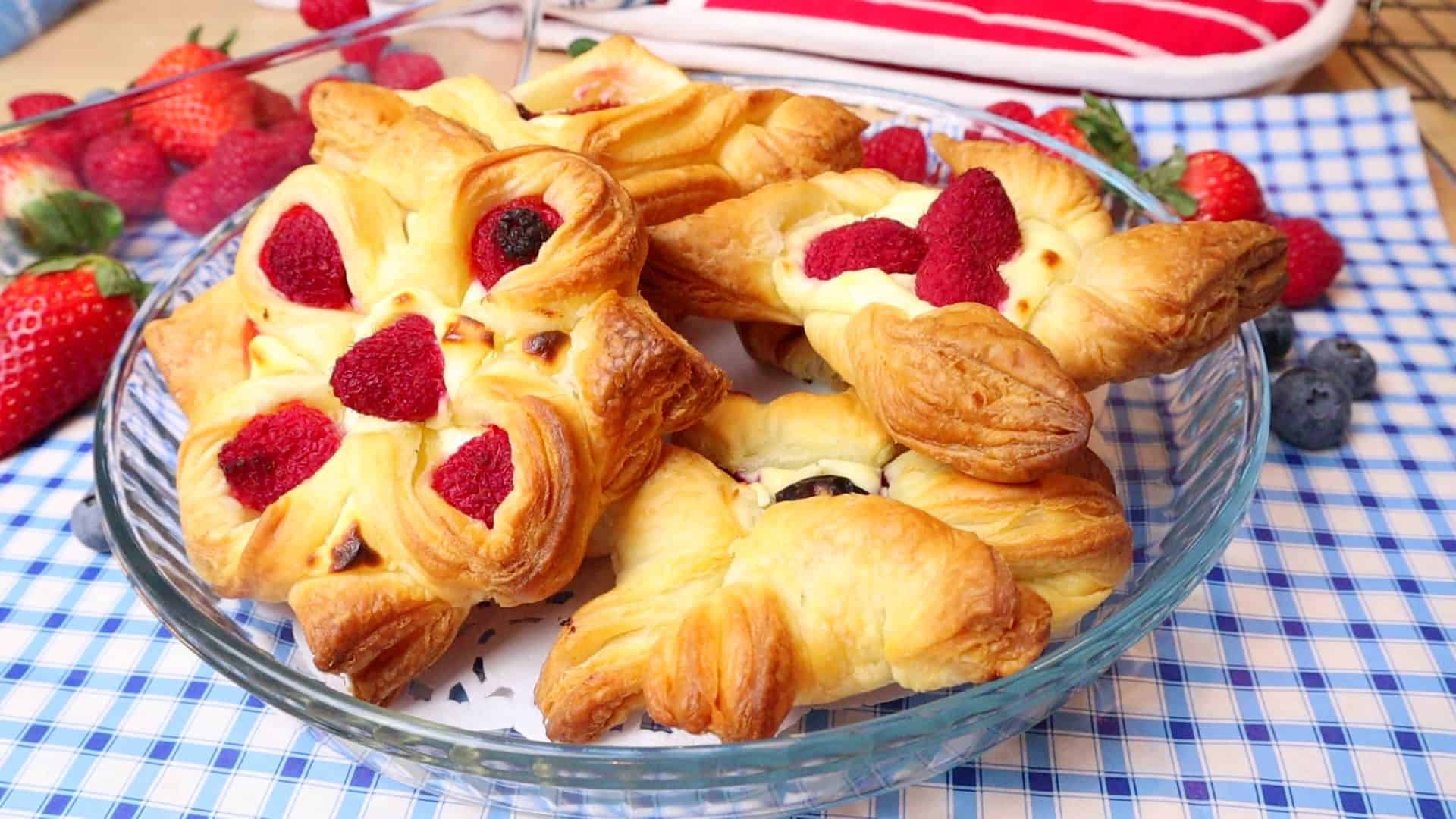 5 Ways Easy Puff Pastry Desserts Cheffoodiecast