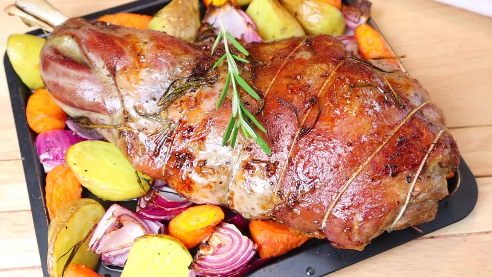 Roasting a Perfect Lamb Shoulder - Cheffoodiecast