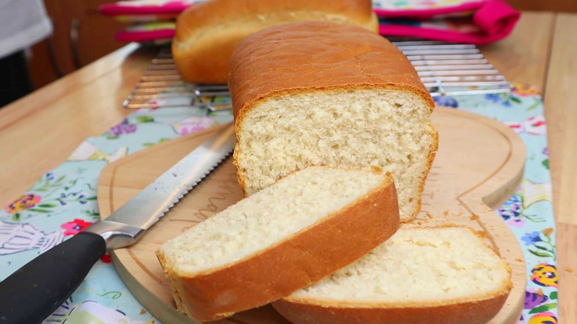🍞 Easy Instant Yeast Bread Recipe (Ready in 1 Hour!) - Cheffoodiecast